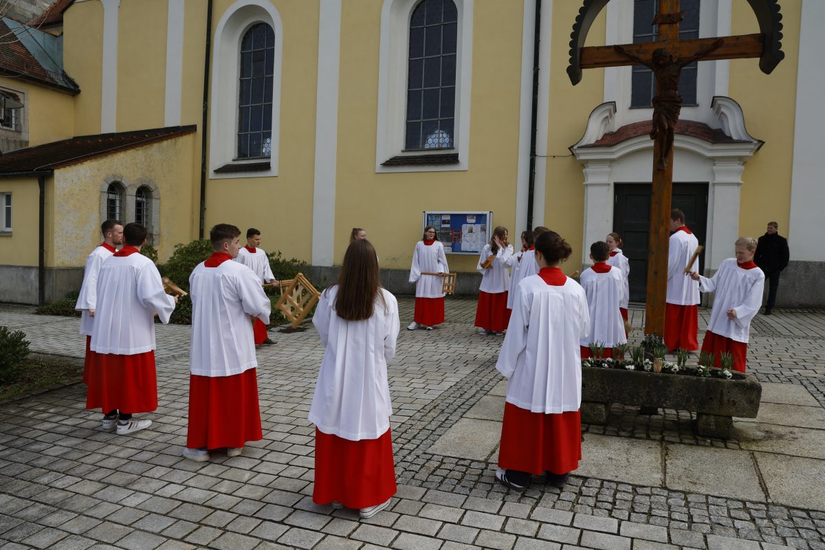 Der Brauch der Karfreitagsratschen – Oberpfalz24