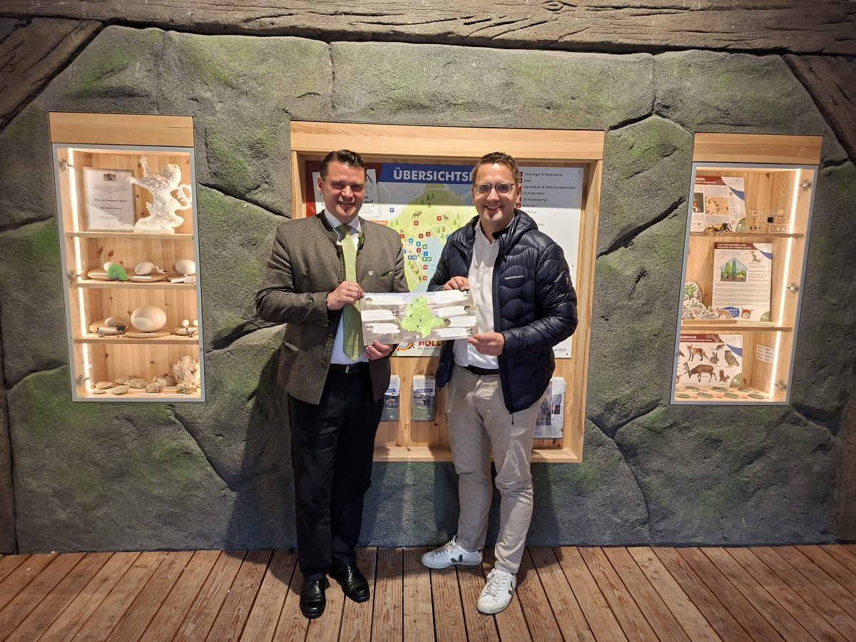 Europaabgeordneter Christian Doleschal besucht Wildtierpark Höllohe ...